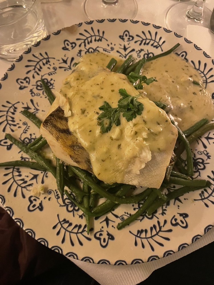 CAFÉ HUGO - Updated September 2025 - 70 Photos & 92 Reviews - 22 place ...