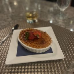 C’EST LA VIE BISTRO - Updated October 2025 - 201 Photos & 99 Reviews ...