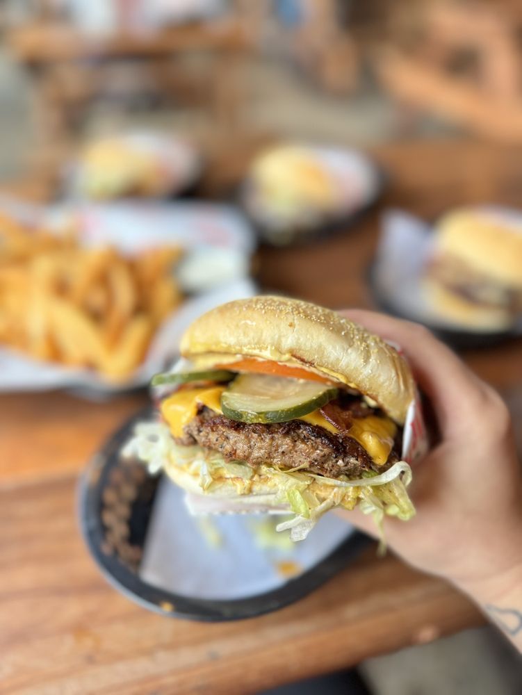 KILLER BURGER OAKWAY - Updated December 2025 - 76 Photos & 69 Reviews ...