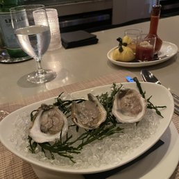 MOOO BEACON HILL - Updated December 2025 - 1598 Photos & 1165 Reviews ...