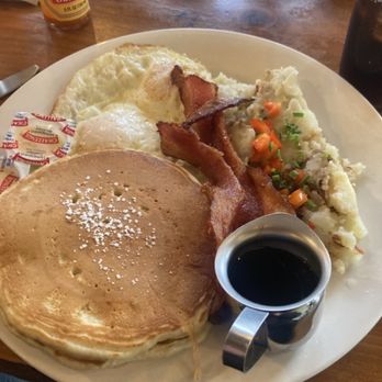 TICKLE TREE CAFE - Updated July 2024 - 903 Photos & 940 Reviews - 2853 ...