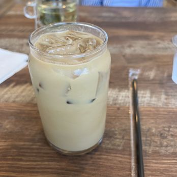 ISSA VIBE CAFE - Updated August 2024 - 57 Photos & 50 Reviews - 211 E ...