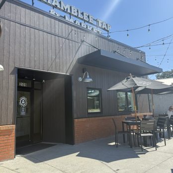 CHAMBLEE TAP AND MARKET - Updated January 2026 - 60 Photos & 18 Reviews ...