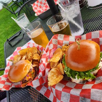 HOP HOG BACKYARD BREWPUB - Updated June 2025 - 18 Photos & 58 Reviews ...