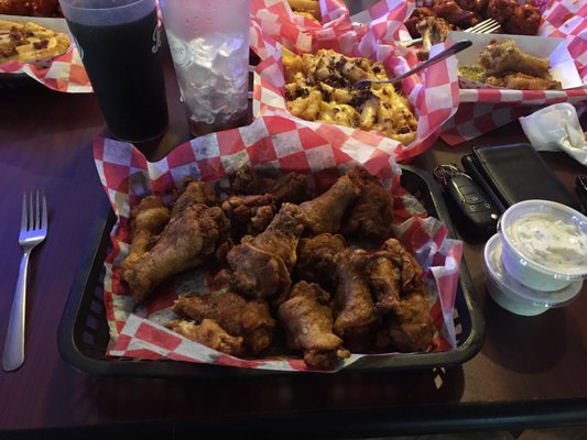 WINGBONZ - Updated December 2025 - 16 Photos & 56 Reviews - 499 Cherry ...