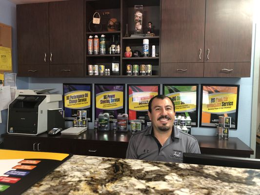 UNIVERSAL AUTO CENTER - Updated November 2025 - 57 Photos & 60 Reviews ...