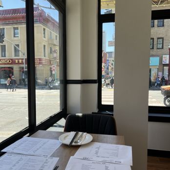 606 - Updated December 2025 - 957 Photos & 477 Reviews - 606 Broadway ...