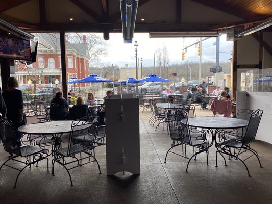 TJ CHUMPS - Updated March 2025 - 87 Photos & 118 Reviews - 12 E Linden ...