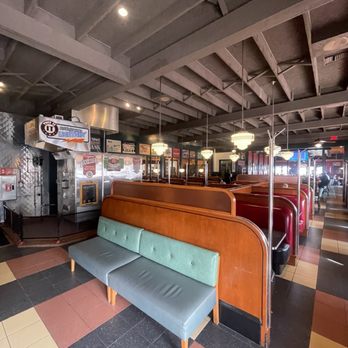 LUCILLE’S SMOKEHOUSE BAR-B-QUE - Updated November 2024 - 2461 Photos ...