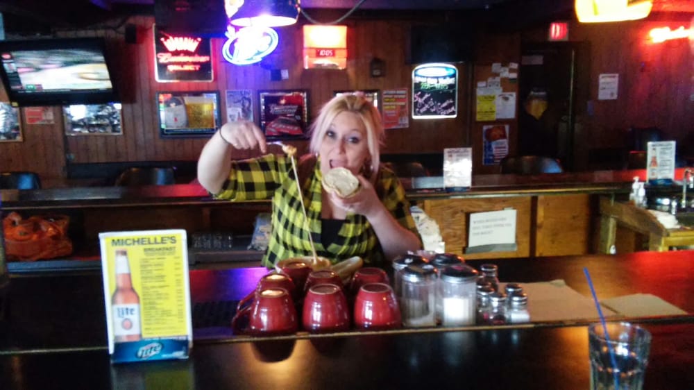 MICHELLE LOUNGE - Updated April 2025 - 3925 E 14th St, Des Moines, Iowa ...