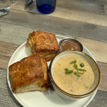 DISTRICT KITCHEN - ANDERSON LANE - Updated June 2024 - 477 Photos & 319 ...