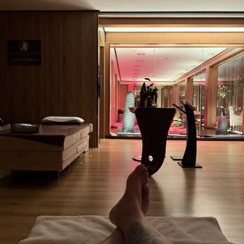 GO PLACE - Updated December 2025 - 729 Photos & 129 Reviews - 3275 ...