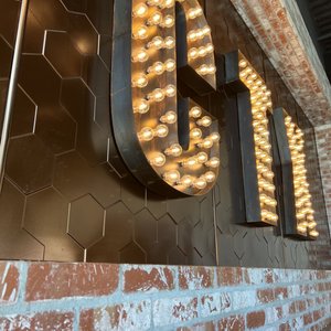 LOCAL TABLE - 457 Photos & 481 Reviews - American (New) - 10535 Fry Rd ...