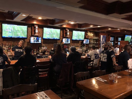 Playwright Irish Pub - Takeout & Delivery - 297 Photos & 458 Reviews ...