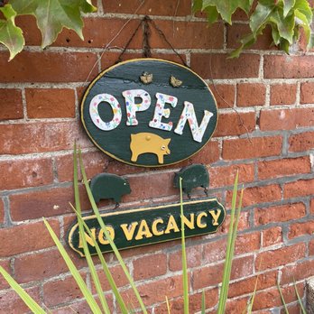 PIG HILL INN - Updated January 2026 - 124 Photos & 70 Reviews - 73 Main ...