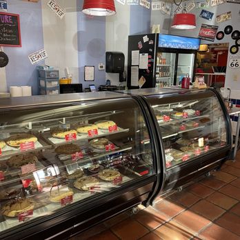 YOU NEED PIE DINER & BAKERY - Updated June 2024 - 303 Photos & 447 ...