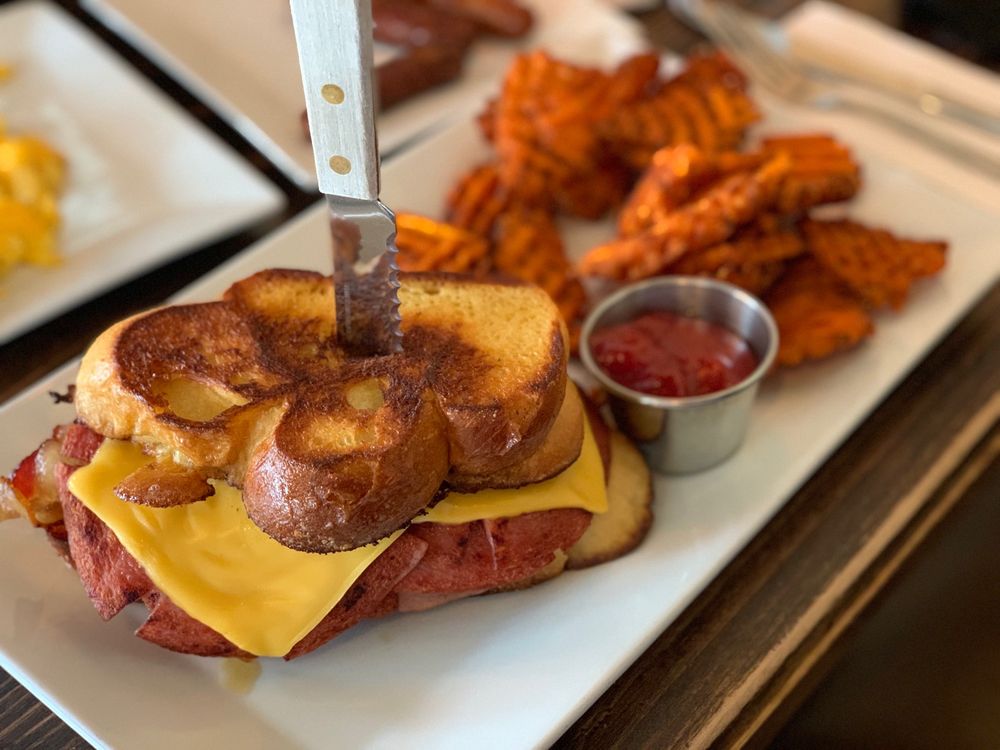 THE COMMITTED PIG - 378 Photos & 396 Reviews - American (Traditional ...