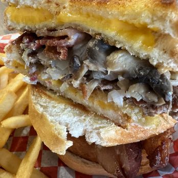 RJ GRILL - Updated November 2025 - 106 Photos & 130 Reviews - 571 W ...