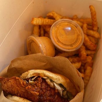 MAIN CHICK HOT CHICKEN - Updated July 2024 - 636 Photos & 660 Reviews ...