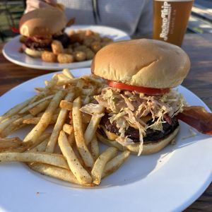 BEECHWOOD TAVERN - Updated January 2026 - 3705 Northside Pkwy NW ...