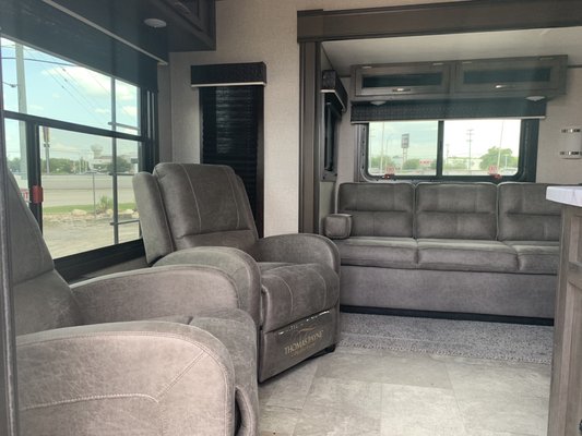 CRESTVIEW RV SUPERSTORE - Updated August 2025 - 20 Photos & 88 Reviews ...