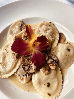 LOVERIA CAFFE - Updated December 2025 - 333 Photos & 342 Reviews - 5615 ...