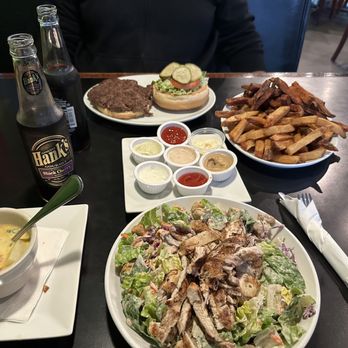 FIZZ BURGERS AND BOTTLES - Updated December 2024 - 93 Photos & 240 ...