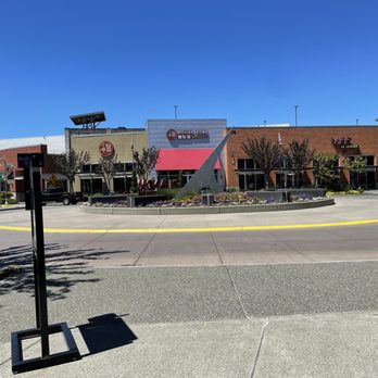 THE LANDING - Updated December 2025 - 98 Photos & 93 Reviews - 828 N ...