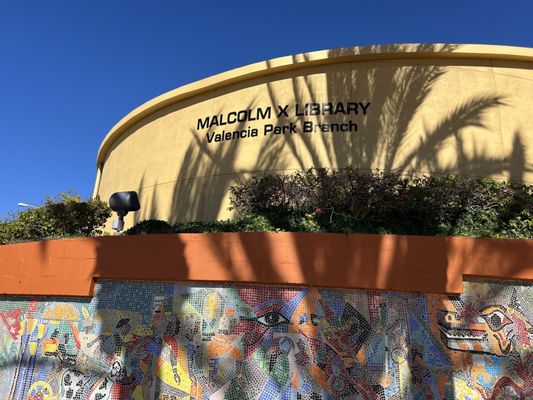 VALENCIA PARK - MALCOLM X LIBRARY - Updated October 2025 - 93 Photos ...