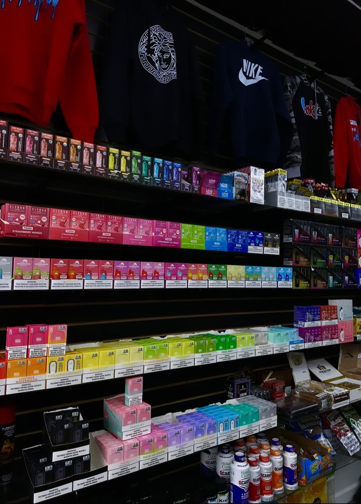 A1 SMOKEZ AND GLASS SHOP - Updated December 2025 - 33 Photos - 6173 ...