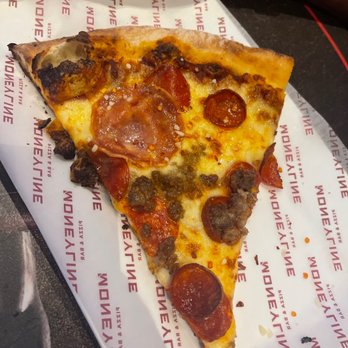 MONEYLINE PIZZA & BAR - Updated November 2024 - 1293 Photos & 992 ...