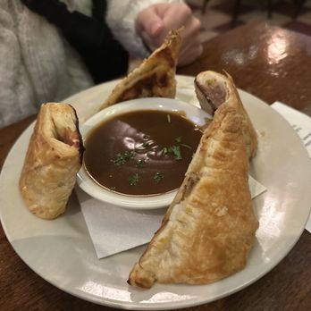 PENNY LANE PUB - Updated August 2025 - 247 Photos & 387 Reviews - 421 E ...