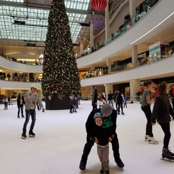 LLOYD CENTER ICE RINK - Updated December 2025 - 46 Photos & 78 Reviews ...