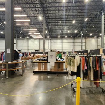 RETAIL 101 - Updated December 2025 - 36 Photos & 42 Reviews - 20 ...