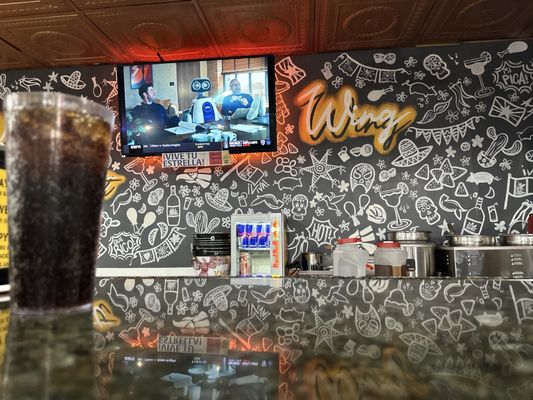 WINGS Y MAS - Updated June 2025 - 55 Photos & 70 Reviews - 1145 W ...