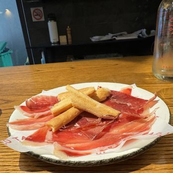 TAPEO - Updated September 2024 - 1451 Photos & 564 Reviews - Carrer de ...