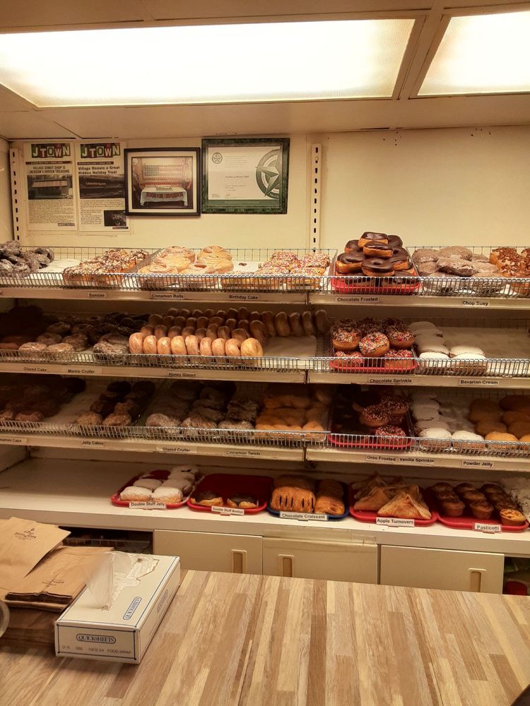 VILLAGE DONUT SHOP - Updated July 2024 - 40 Photos & 72 Reviews - 45 ...