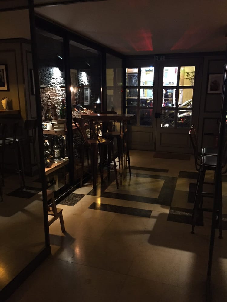 YOLO - Updated October 2025 - 36 Photos & 10 Reviews - 10 rue Marechal ...