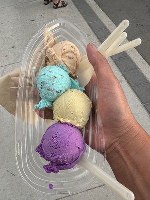 DUG & BETTY’S ICE CREAMERY - Updated October 2025 - 13 Photos & 12 ...