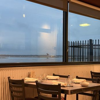 GATE 12 BAR & GRILL - Updated December 2025 - 210 Photos & 171 Reviews ...