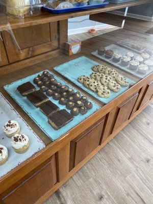 ESSENTIAL SWEETS - Updated September 2025 - 17 Photos - 2405 N Marine ...