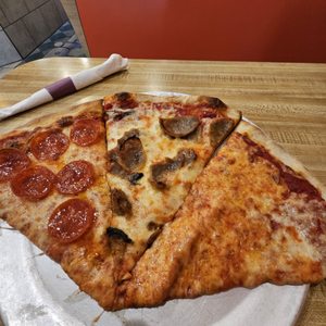 PIE’S ON PIZZERIA - Updated July 2025 - 15 Photos & 85 Reviews - 601 ...
