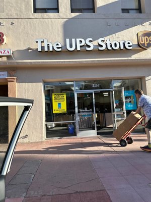 THE UPS STORE - Updated November 2024 - 41 Photos & 131 Reviews - 5482 ...