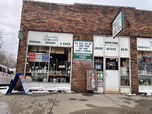 WHAT NOT CONSIGNMENT SHOP - Updated October 2025 - 560 Arch St, New ...