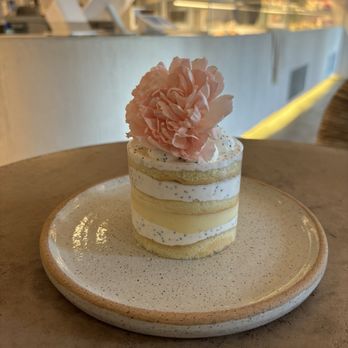 HINAR DESSERT BAR & CAFE - Updated June 2024 - 1185 Photos & 348 ...