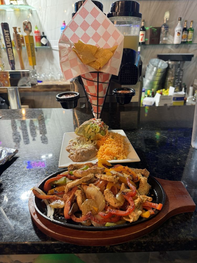 PATRON RESTAURANT - Updated July 2025 - 14 Photos & 15 Reviews - 8 ...