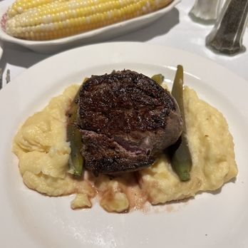 THE WISHING WELL - Updated October 2025 - 137 Photos & 161 Reviews ...