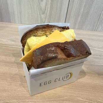EGG CLUB - Updated October 2025 - 422 Photos & 174 Reviews - 88 Dundas ...