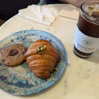 BADOLINA BAKERY & CAFE - Updated January 2025 - 552 Photos & 183 ...