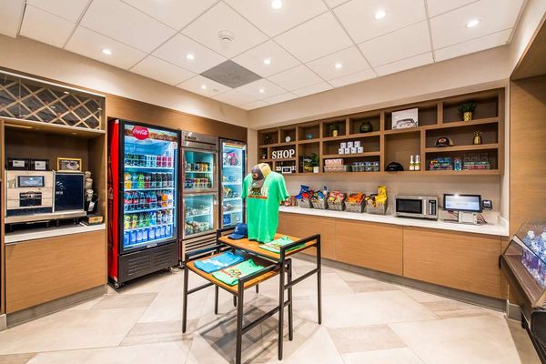 DOUBLETREE BY HILTON HOTEL CARSON - Updated April 2024 - 383 Photos ...